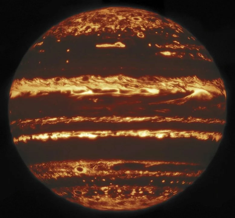 Para Astronom Perlihatkan Citra Baru Badai Jupiter Terjelas yang pernah diambil dari Bumi ...